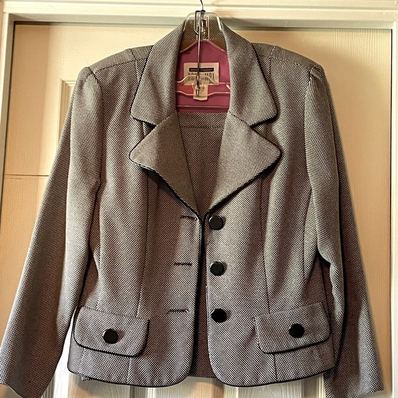 Dani Max | Skirts | Dani Max Suit With Short Skirt | Poshmark